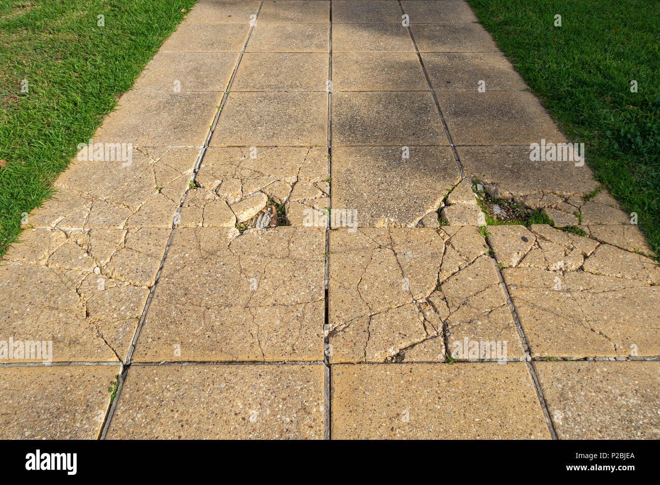 Footpath tiles hi-res stock photography and images - Alamy