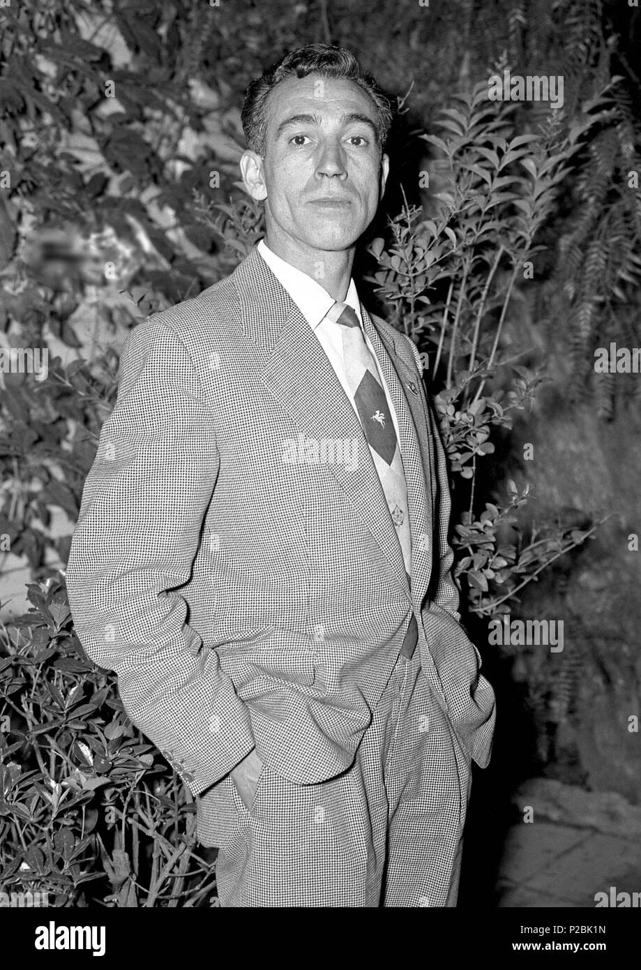 El humorista español Miguel Gila fotografiado en 1959 Stock Photo - Alamy
