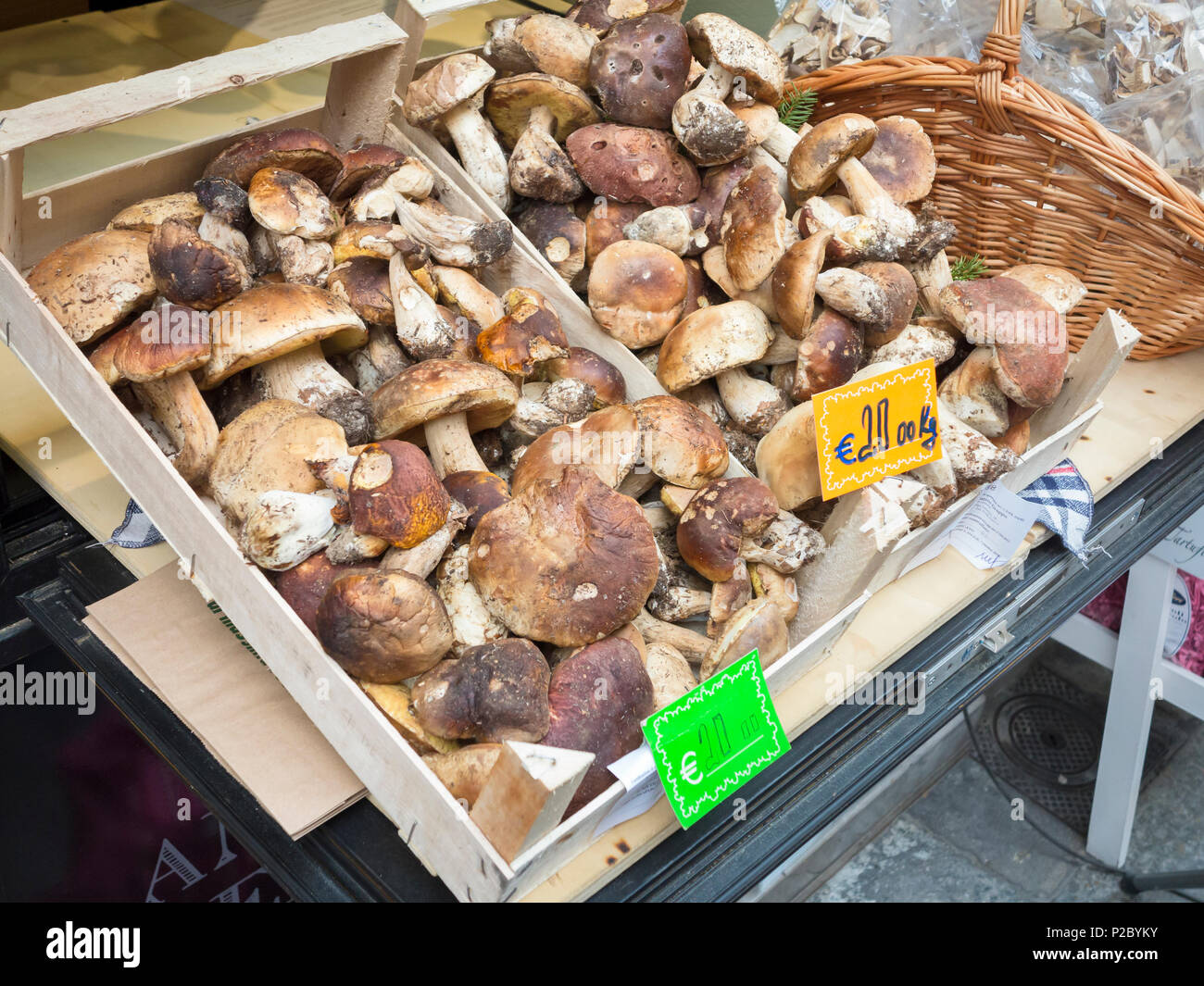 Porcini italy hi-res stock photography and images - Alamy