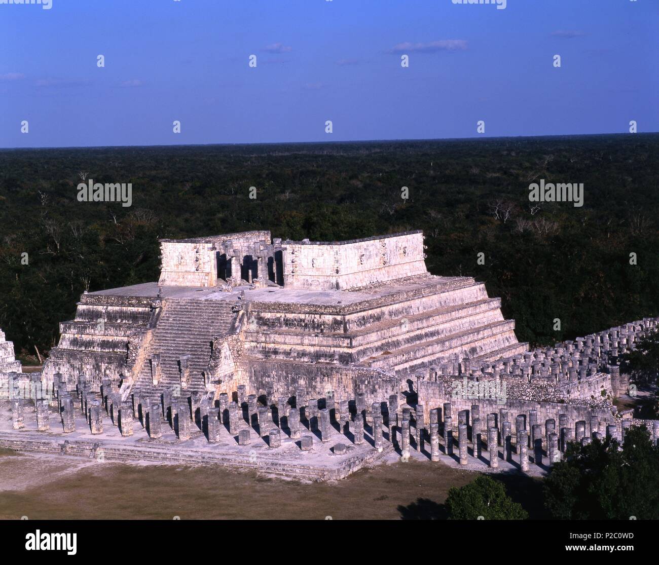 Mexico.Yucatan.Z.A.Chichen Itza.Templo de los Guerreros y Grupo de las ...