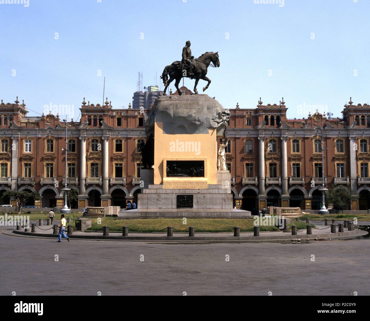Monumento peru hi-res stock photography and images - Alamy