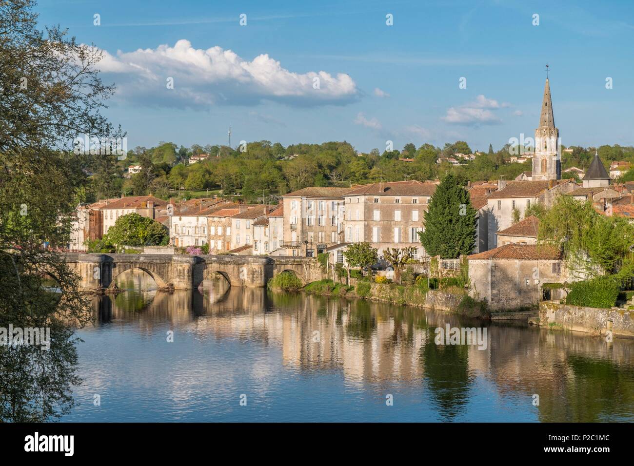 Thirteenth century bridge hi-res stock photography and images - Alamy
