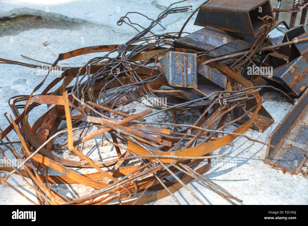 Steel rods connected to the frame. Preparation and binding of bent ...