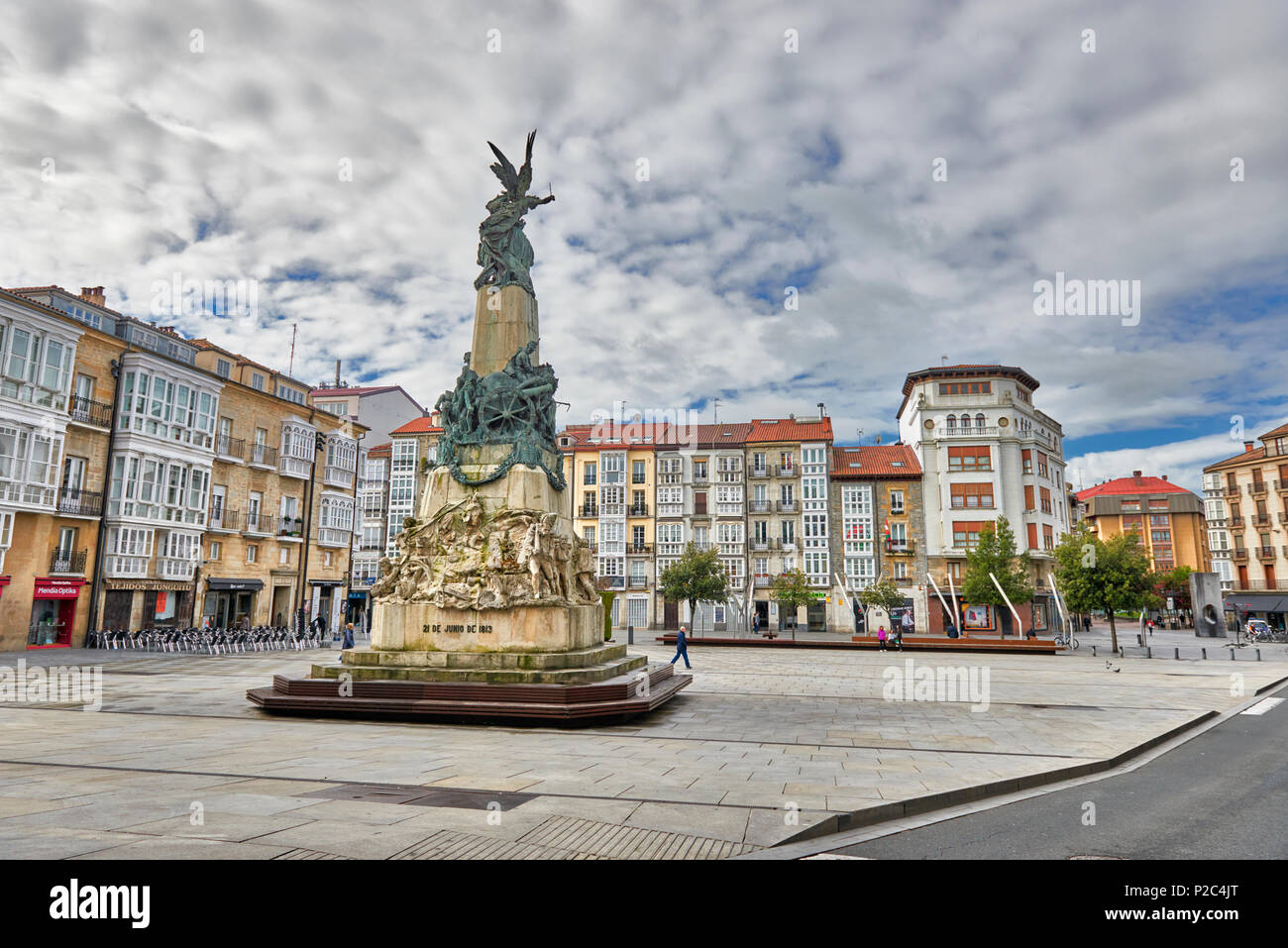 Monumento a la Batalla de Vitoria, Plaza de la Virgen Blanca, Vitoria ...