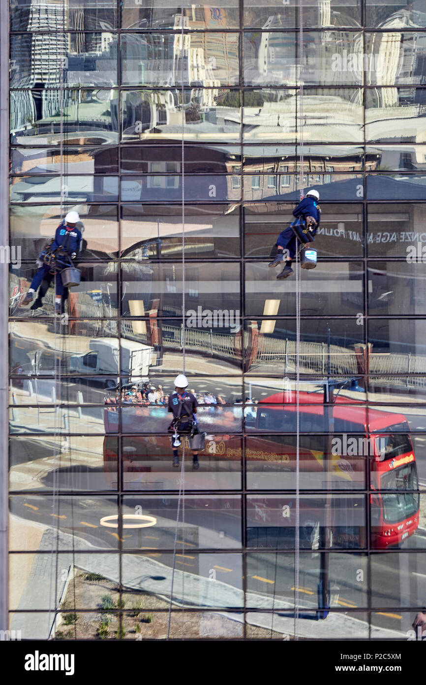 Abseiling window cleaners in Cape Town, South Africa Stock Photo - Alamy