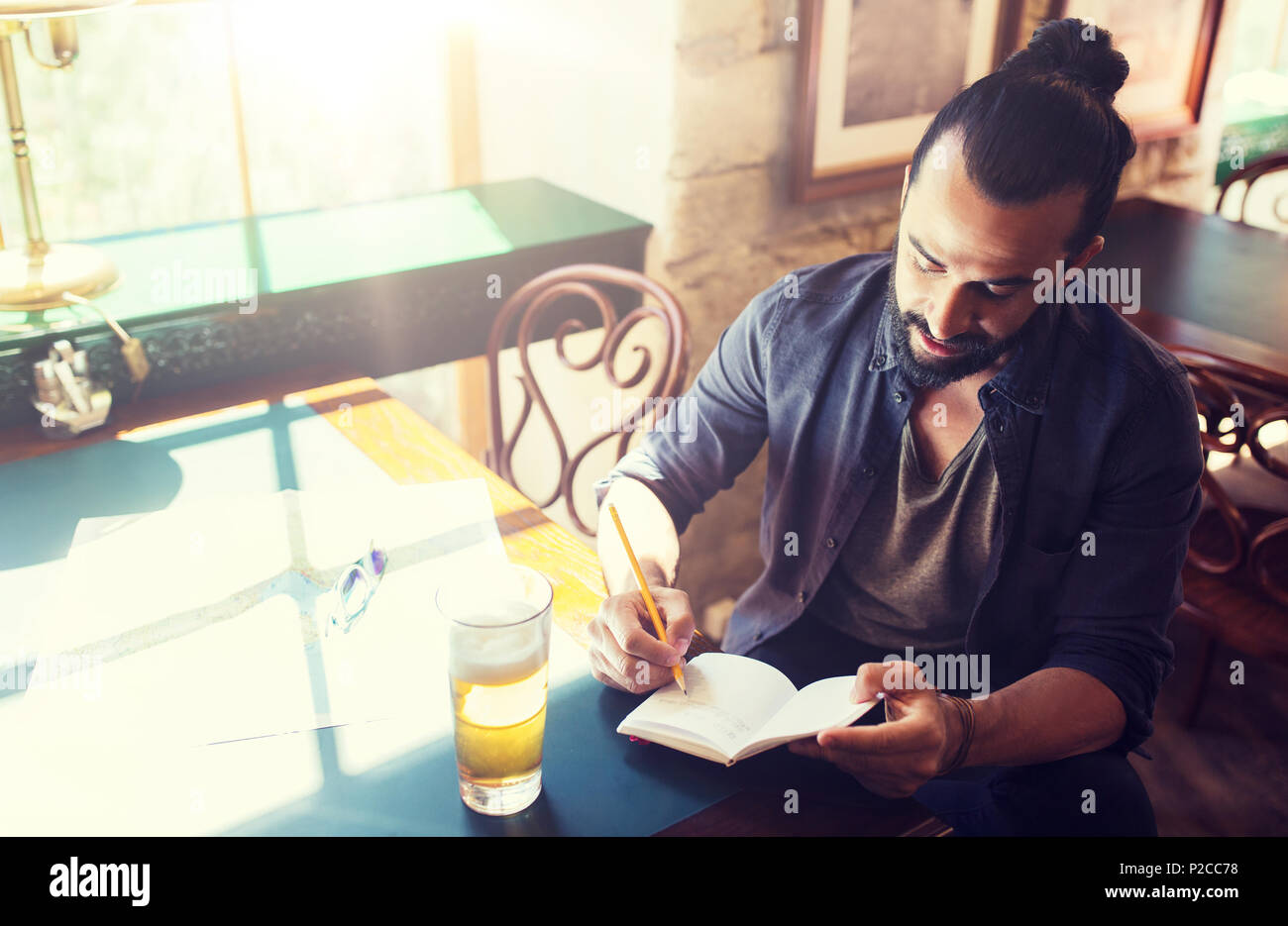 Freelancer bar hi-res stock photography and images - Alamy