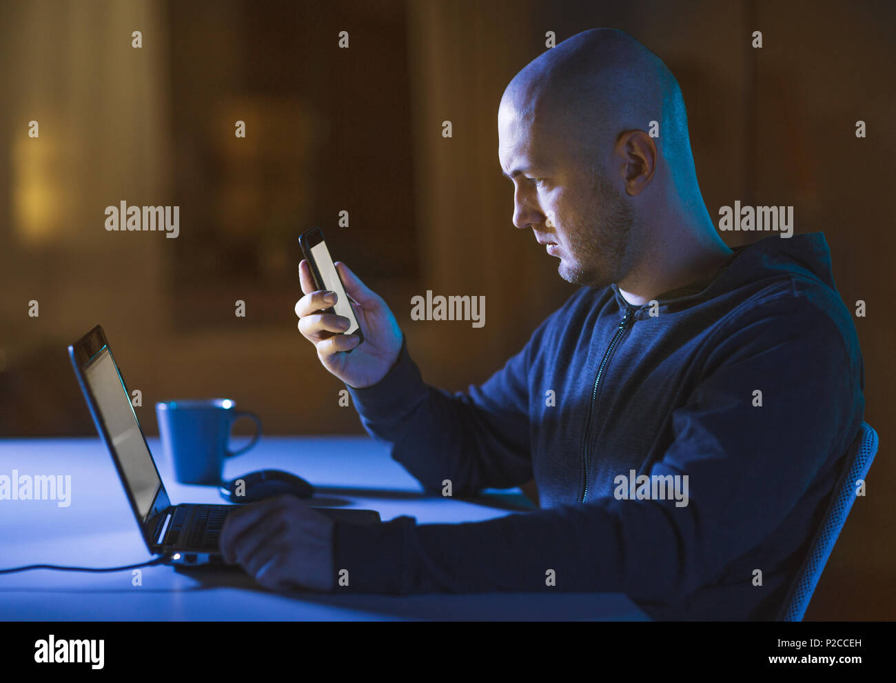 Hacker programming hi-res stock photography and images - Alamy