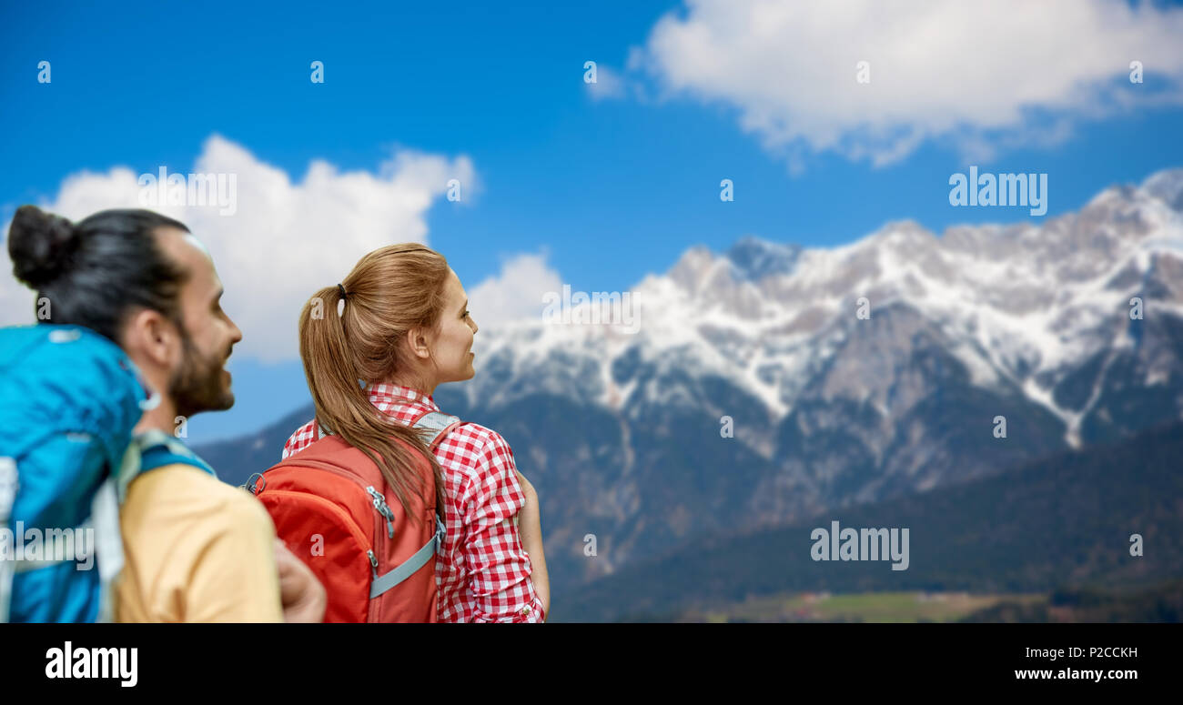 Couple travel backpack hi-res stock photography and images - Alamy