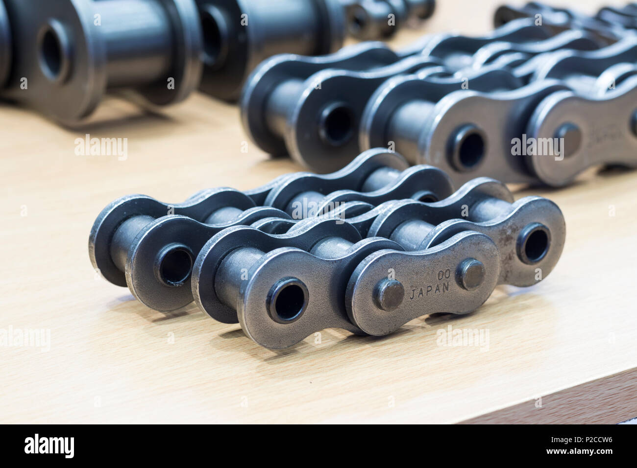 The industrial chains for machine ; close up Stock Photo - Alamy