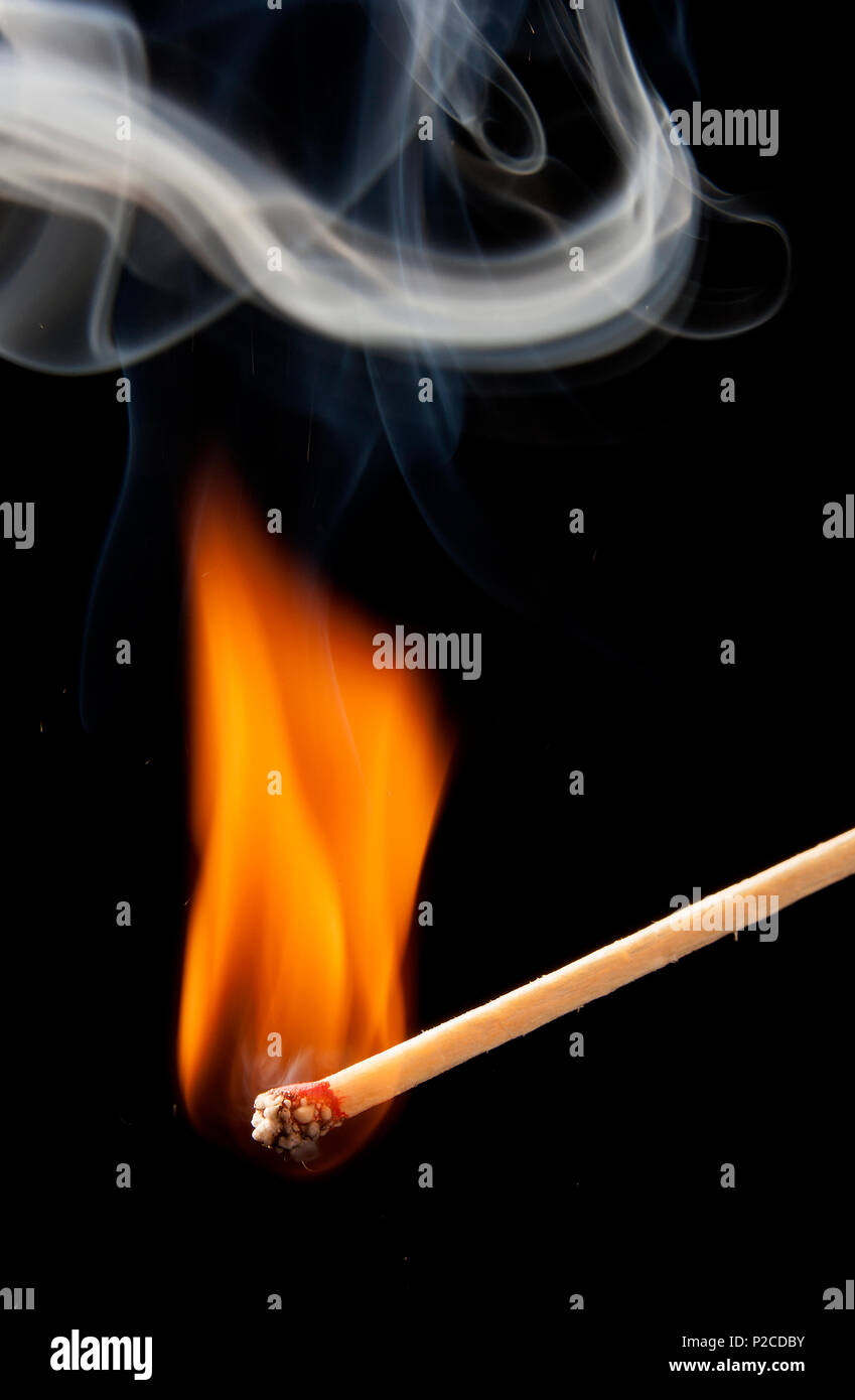 Struck matches hi-res stock photography and images - Alamy