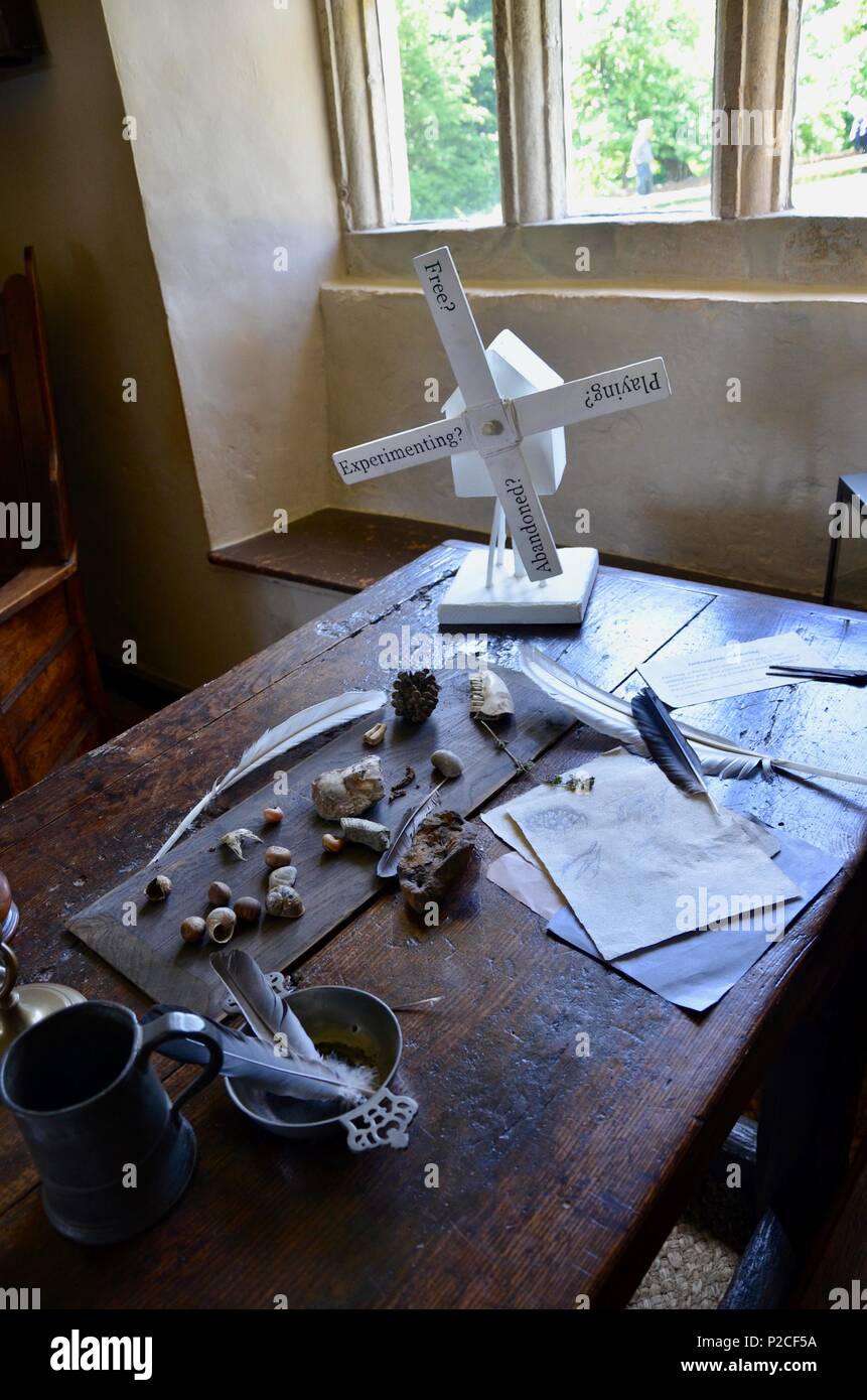 Sir isaac newton home hi-res stock photography and images - Alamy