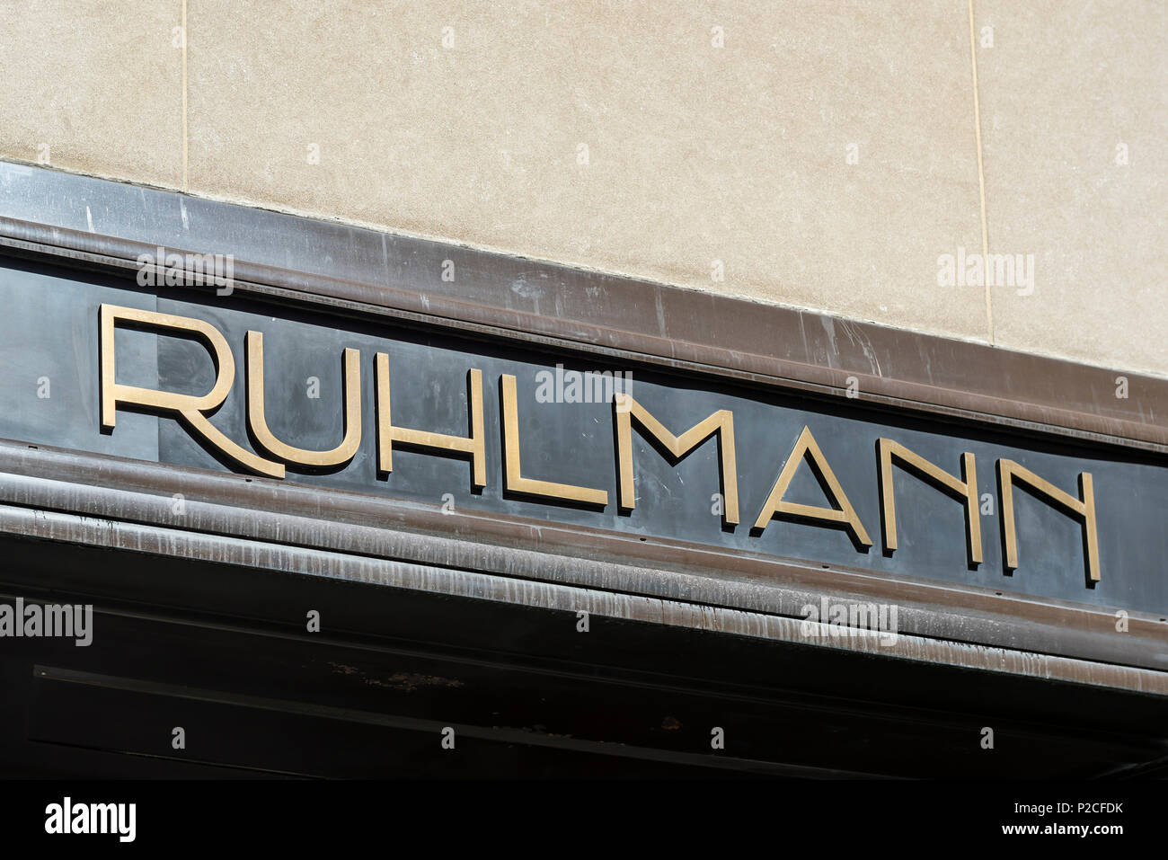 Rockefeller center international building manhattan hi-res stock ...