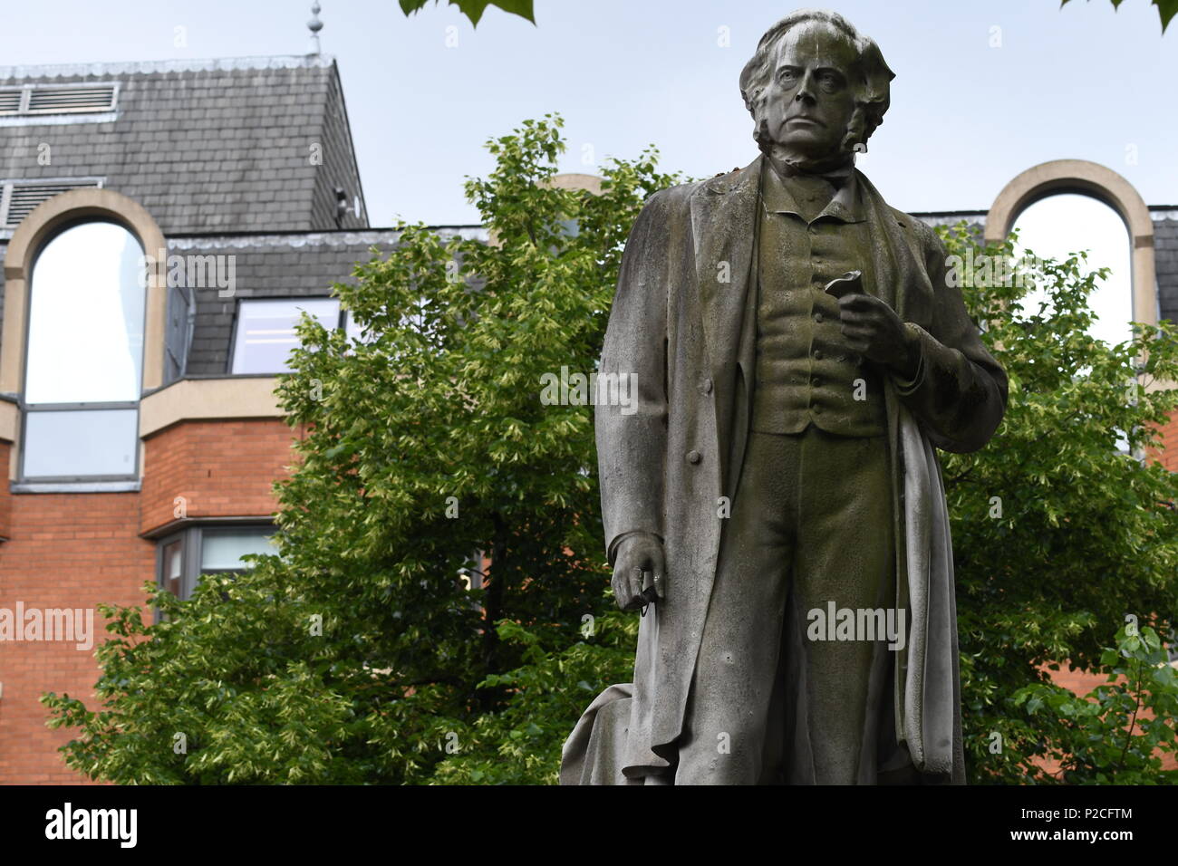 John bright statue hi-res stock photography and images - Alamy