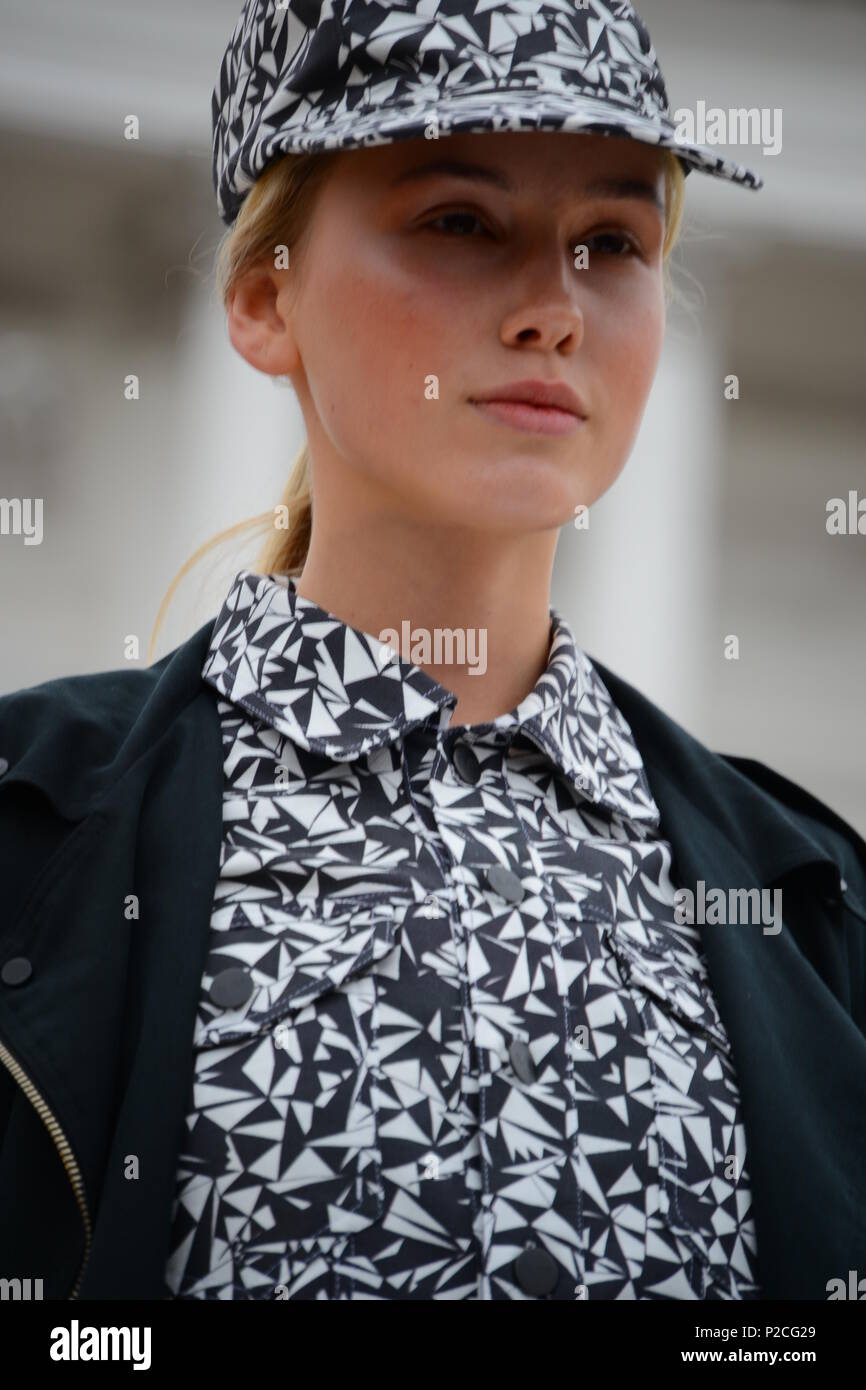 Malemodel hi-res stock photography and images - Alamy