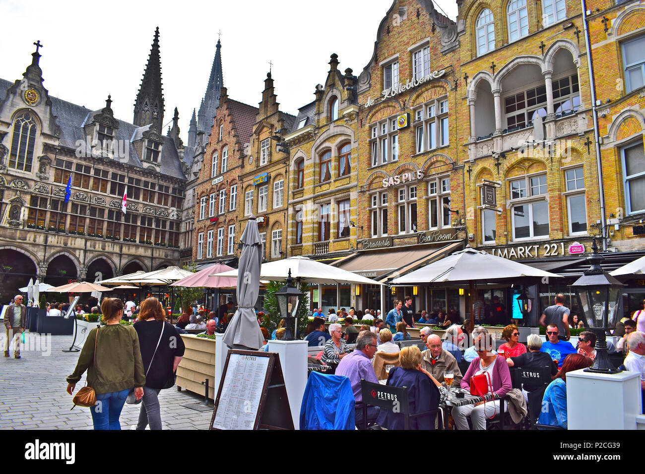 Fayre and square hi-res stock photography and images - Alamy