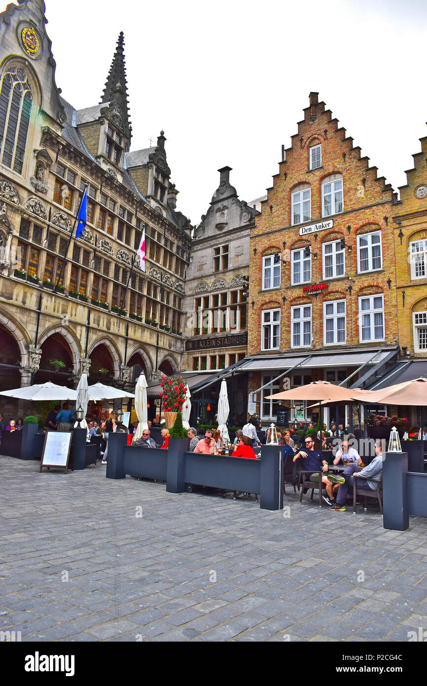 Fayre and square hi-res stock photography and images - Alamy