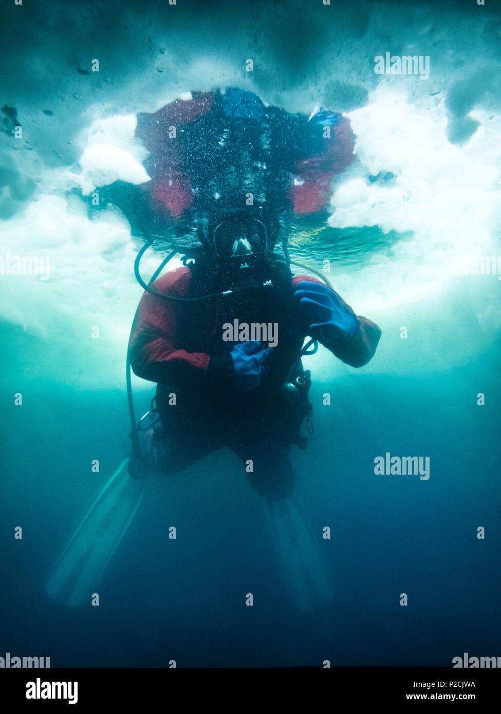 Ice diving france hi-res stock photography and images - Alamy