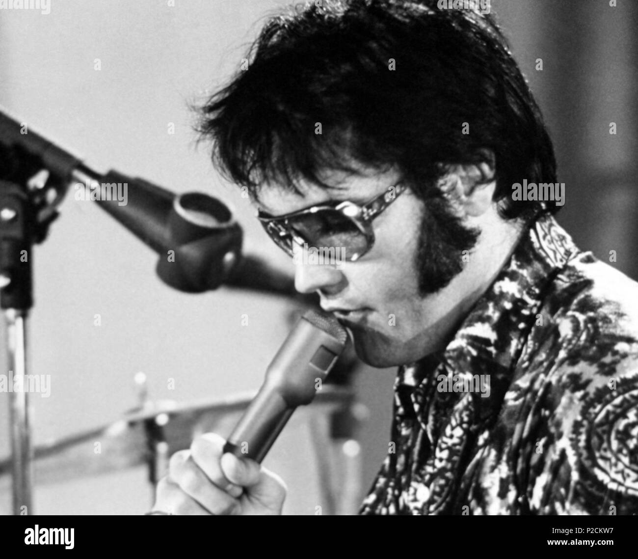 1970 elvis presley hi-res stock photography and images - Alamy