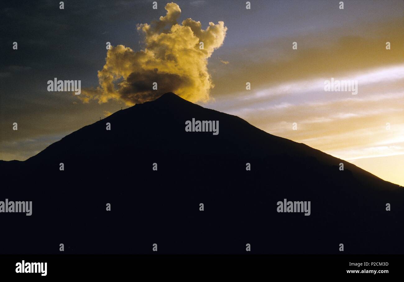 Teide volcano at Cañadas del Teide National Park Stock Photo - Alamy