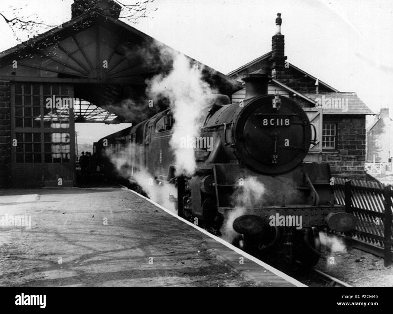 Railway station 1950s hi-res stock photography and images - Alamy
