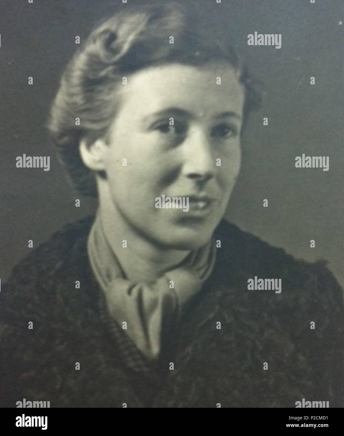 . Alice von Platen . English: This is a portrait of Alice Ricciardi-von ...