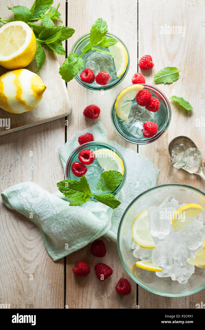 Refreshing colours hi-res stock photography and images - Alamy