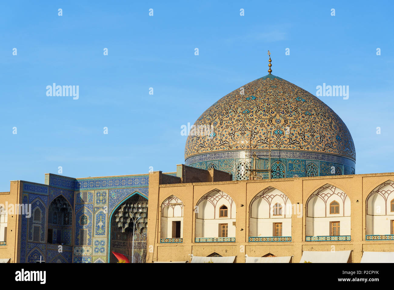 Sheikh Lotfollah Mosque in eastern side of Naghsh-e Jahan Square ...