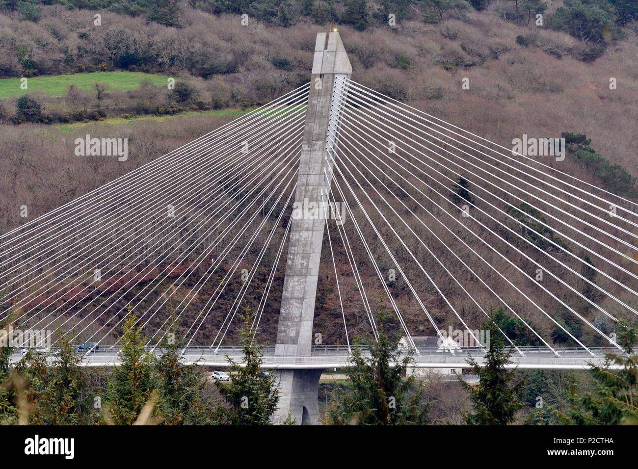 Curved bridge hi-res stock photography and images - Alamy