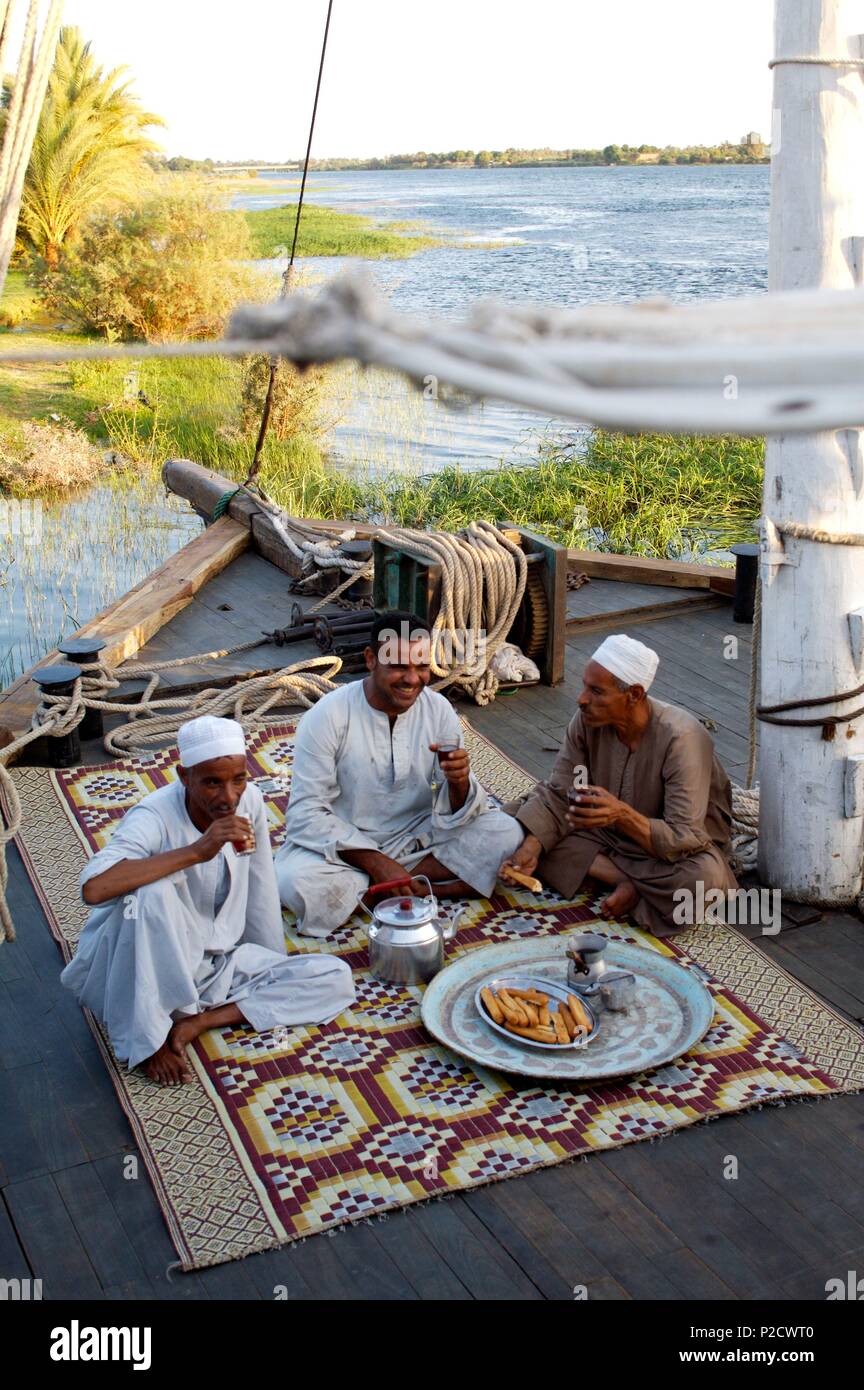 Egypt, the lover of the Nile life and service on board Stock Photo - Alamy