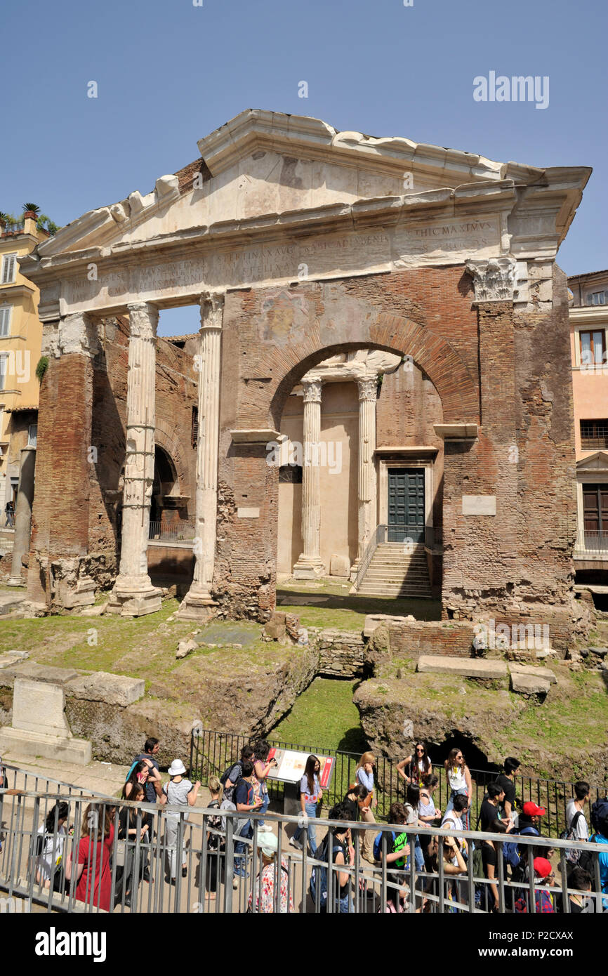 Building portico hi-res stock photography and images - Alamy