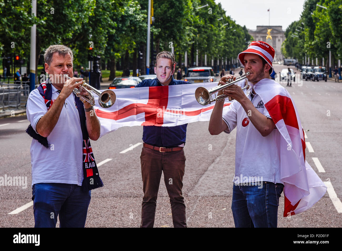 England fans serenaded traffic in The Mall with 'When the Saints Go ...
