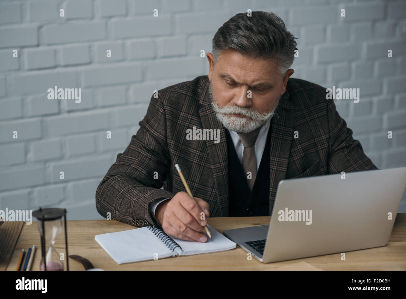 Senior writer working in hi-res stock photography and images - Alamy
