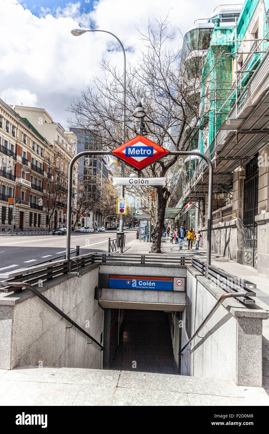 Estación de metro Colón, Madrid, España Stock Photo - Alamy