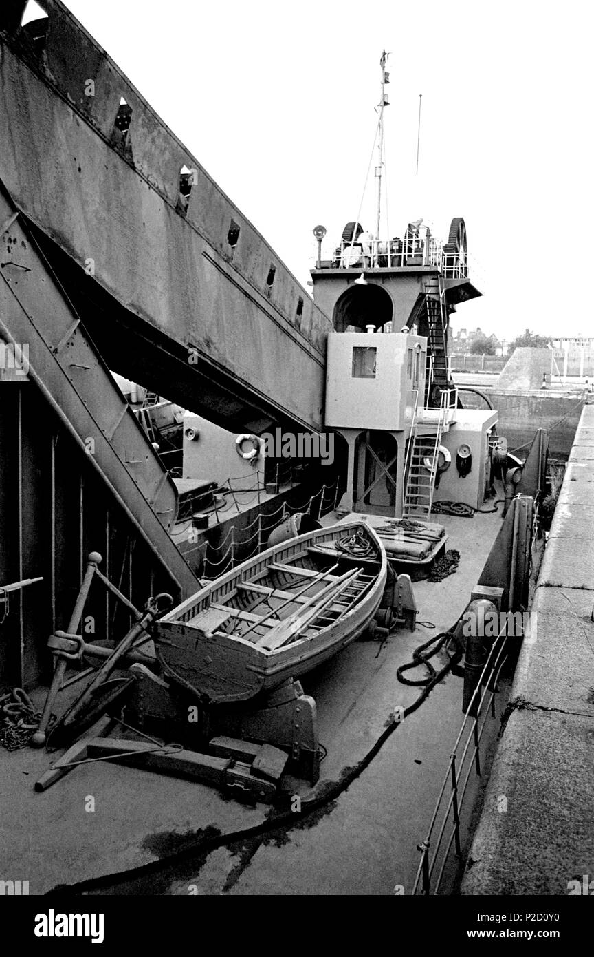 Dredger scotland Black and White Stock Photos & Images - Alamy