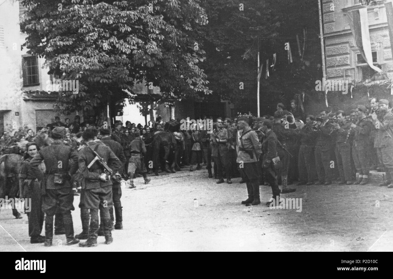 43 Prihod 8. divizije v Črnomelj Stock Photo - Alamy