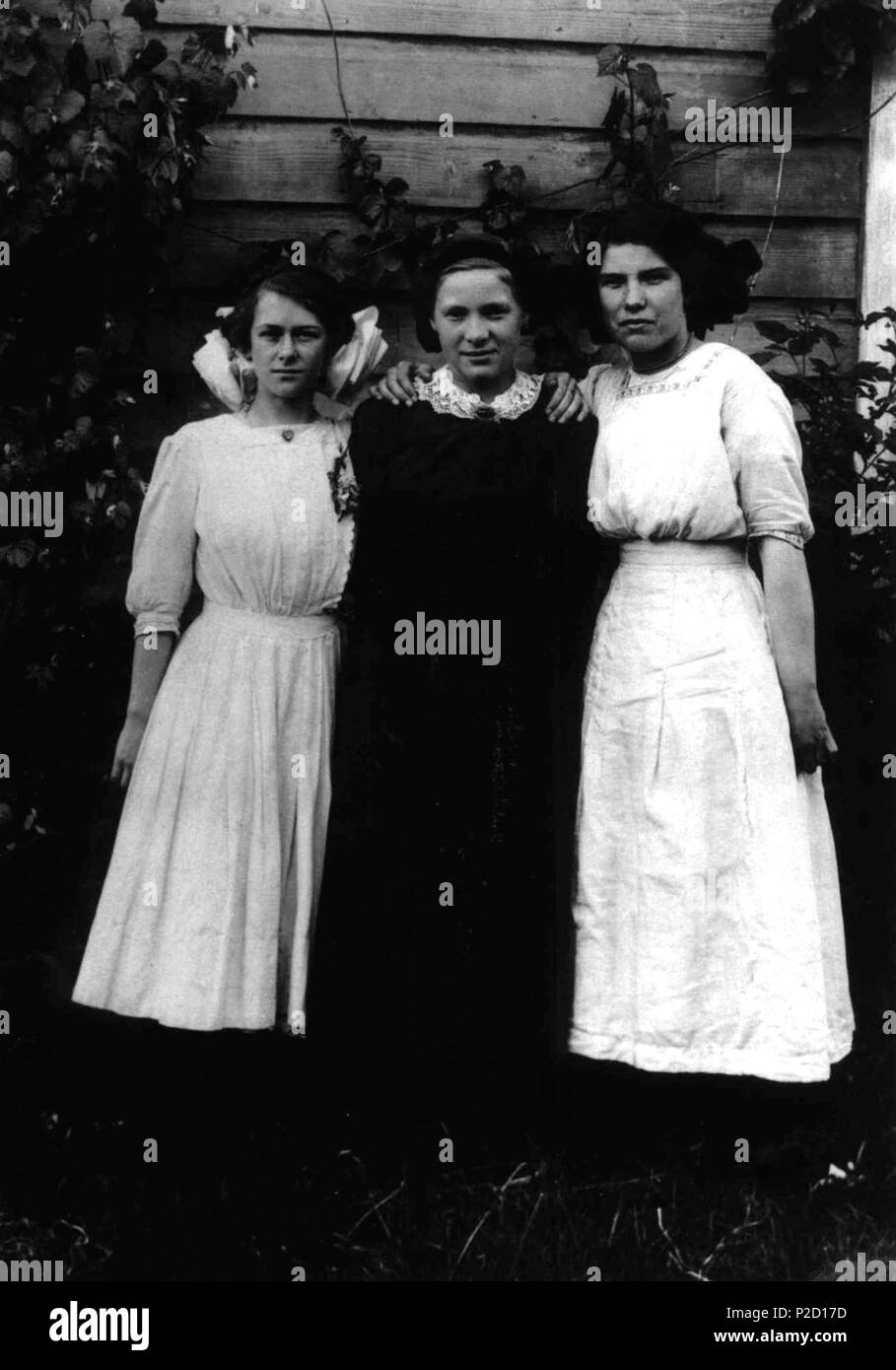 . English: Agnes (Kennedy) Luchs, Emma (Huber), Dena (Classen) Mayfield ...