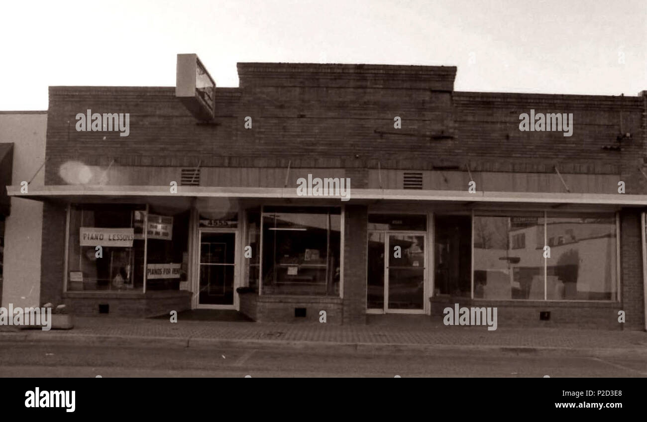 . English: Building on Walker off of Watson. Historical images of ...