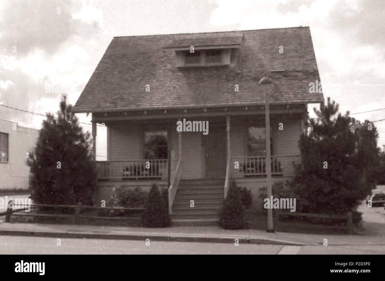 . English: Building at the corner of Hall and Broadway. Historical ...