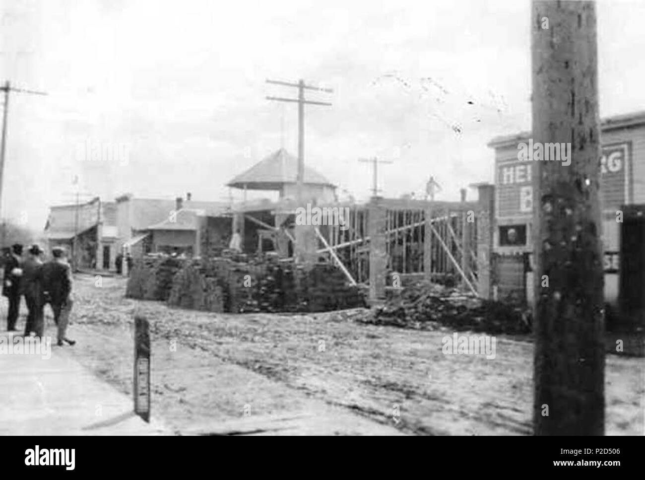 . English: Building construction on Broadway. Historical images of ...
