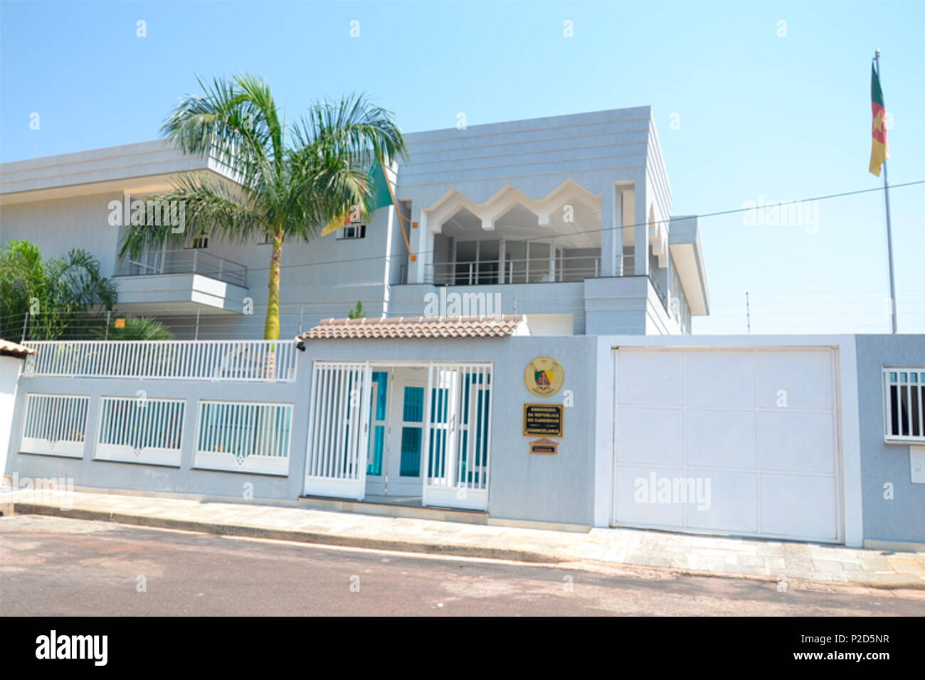 Embassy in cameroon hi-res stock photography and images - Alamy