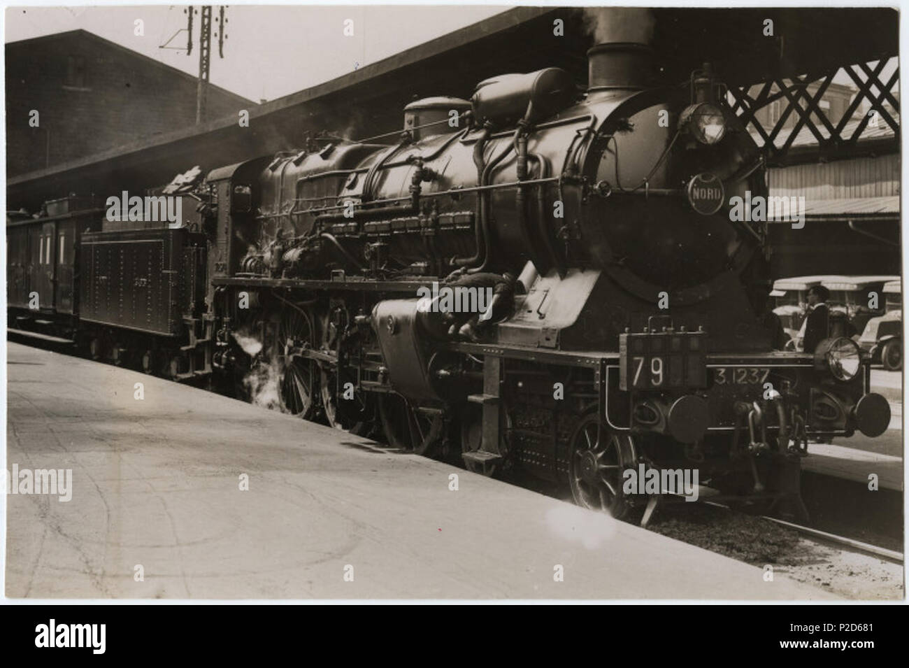 Golden arrow train hi-res stock photography and images - Alamy