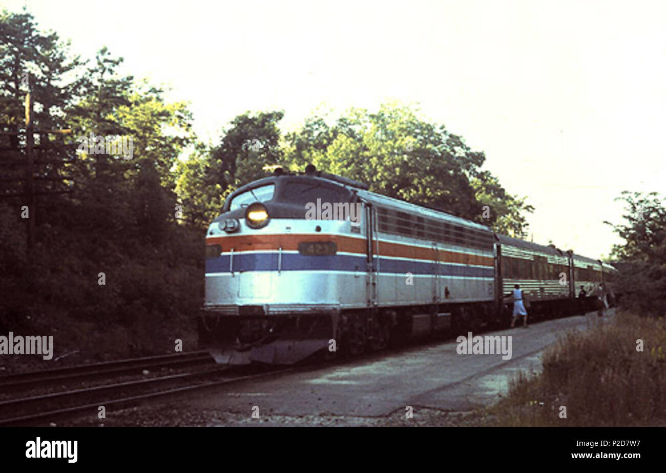 . English: Ex-UP E9A #423 leads an Amtrak train at Wellesley station in the 1970s . 1970s. Hikki ...