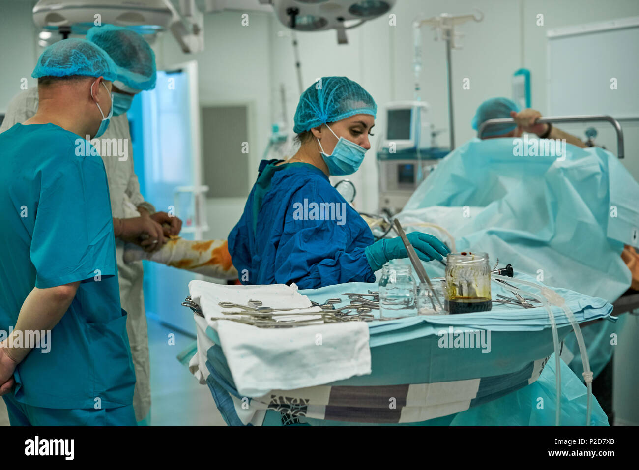 doctors working in the operating room Stock Photo - Alamy