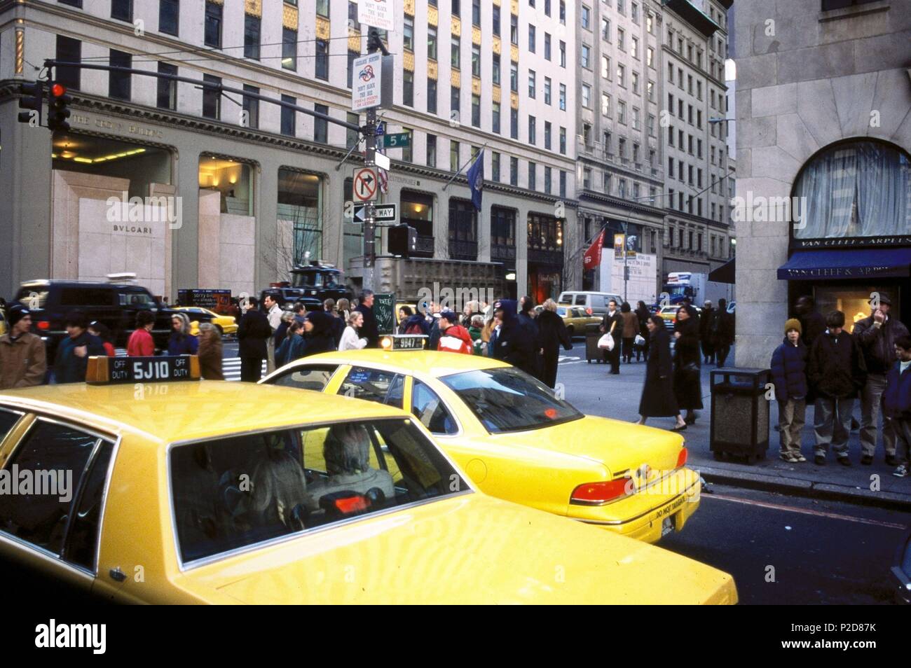 5th Avenue con 57 Street. Nueva York, 1996 Stock Photo - Alamy