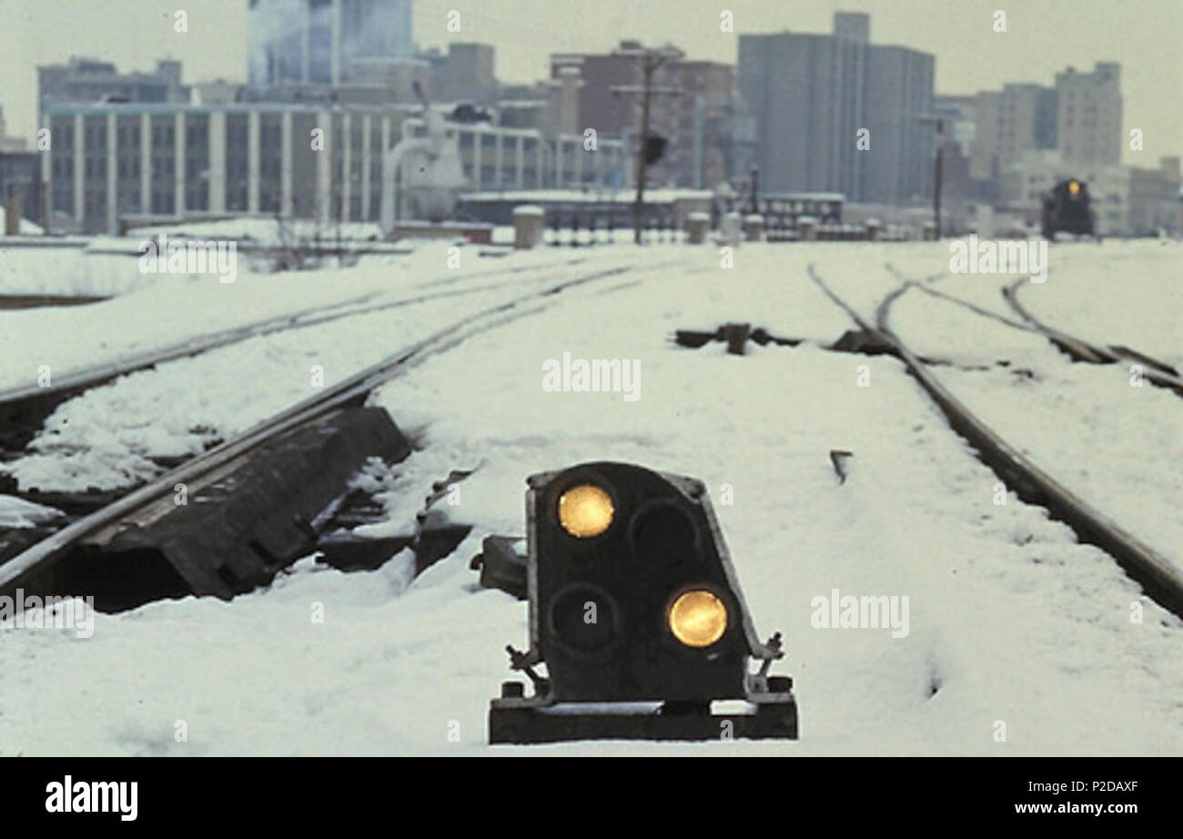 . English: Dwarf signals at Dayton Union Station in March 1977 . Taken ...