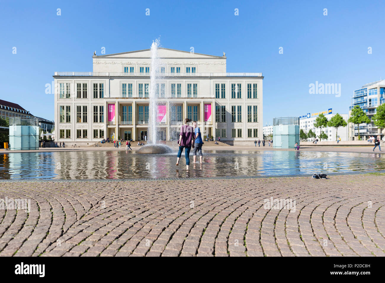 Summer at opera house hi-res stock photography and images - Alamy