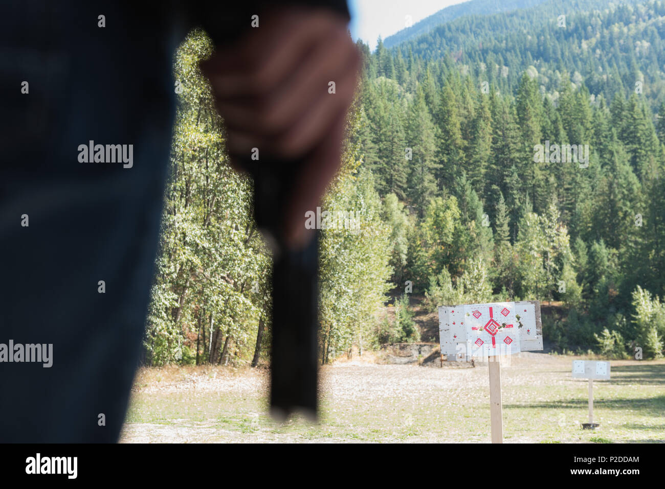 Gun shoot hi-res stock photography and images - Alamy