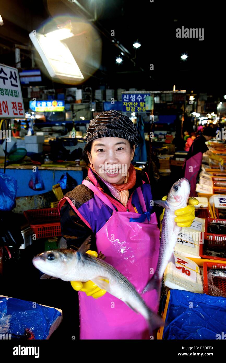 South Korea, Seoul, fish market atmosphere Stock Photo - Alamy
