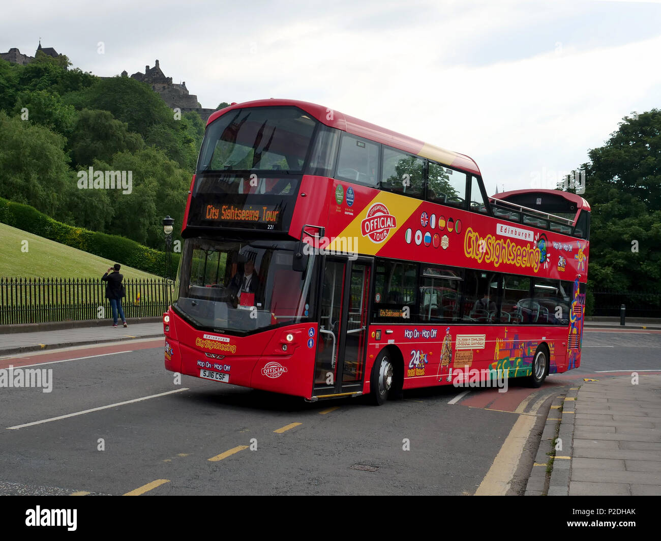 Edinburgh scotland open top bus hi-res stock photography and images - Alamy