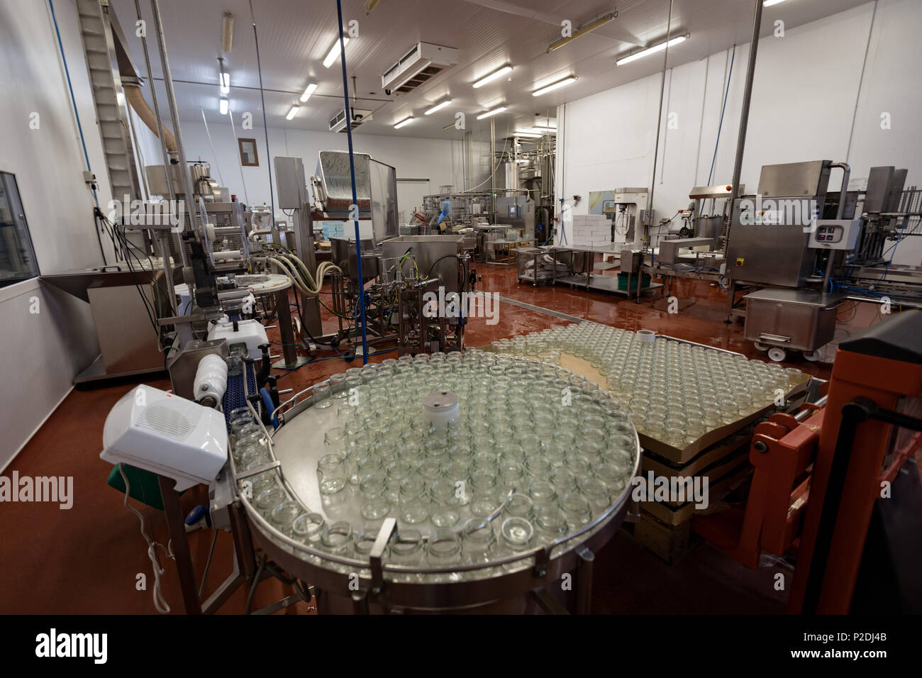 Empty manufacturing plant hi-res stock photography and images - Alamy